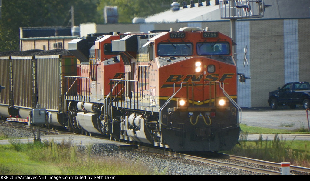 BNSF 5755 on CSX N801